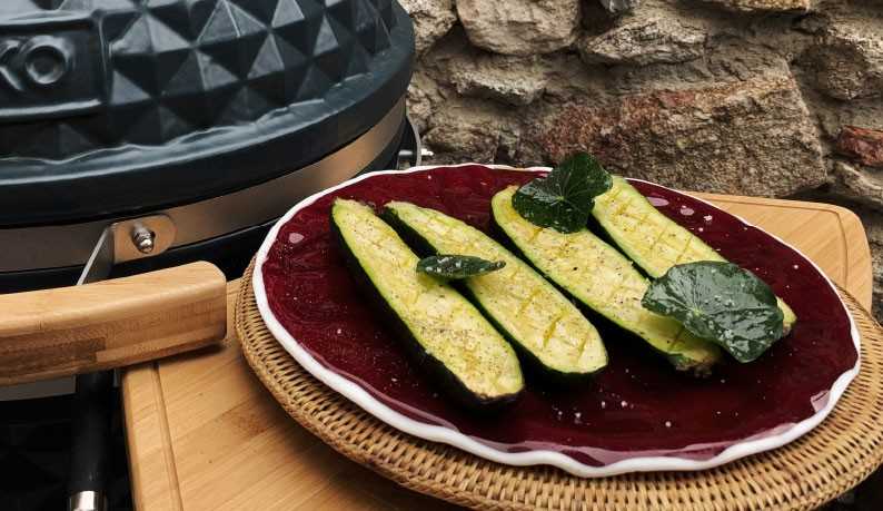 Courgette cuite "au naturel" | Recette au Barbecue Kamado – Kokko